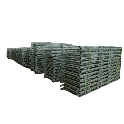 China Floating Neck Rail Flexing Loops Dairy Cattle Freestall System 3mm Steel 4 Positions for sale