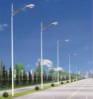 China Galvanized Steel Single Arm Street Light Pole Customizable Height for Outdoor Lighting for sale