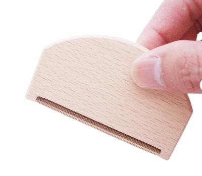 China Wooden Cashmere Sweater Comb 7.5x4.5cm for Fabric Pilling Removal for sale