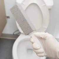 China Pumice Toilet Cleaning Brush with Handle Hard Water Ring Limescale Remover 2 Pack for sale