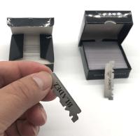 China Professional Stainless Steel Straight Edge Barber Razor Blades 100 Pack Platinum Coated for sale