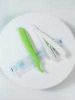 China Plastic Disposable Barber Razor with Stainless Steel Blade HV700 Hardness for sale