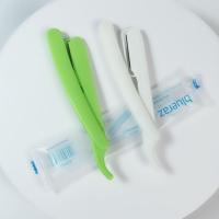 China Plastic Disposable Barber Razor with Stainless Steel Blade HV700 Hardness for sale