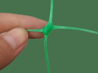 China PP UV Stabilized Plant Vine Climbing Trellis Netting 100x100mm 1.5m Width for sale
