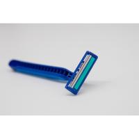 China Wholesale Triple Blade Disposable Razor with Lubricating Strip 6g Stainless Steel for sale