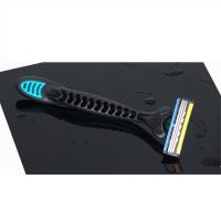 China Wholesale Disposable Triple Blade Razor with Lubricating Strips 6g Stainless Steel for sale