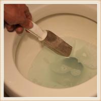 China Pumice Cleaning Stone with Handle for Toilet Bowl Ring Remover 120g for sale