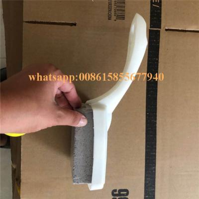 China Commercial Grade Grill Cleaner Stone with Handle Holder 200x100x30mm BBQ Cleaning Kit for sale