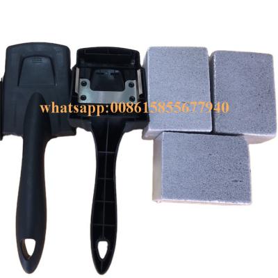 China BBQ Cleaning Pumice Stone 4 Pack with Handle Holder Grill Cleaning Kit 200g for sale