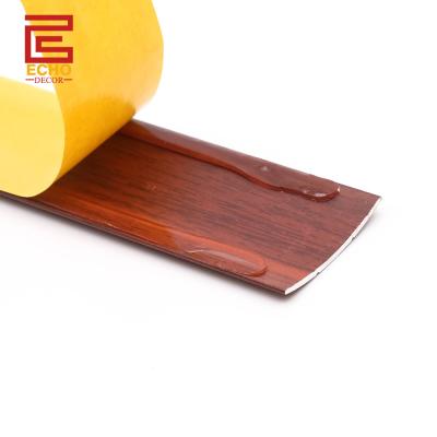 China Self Adhesive Wide Door Threshold Floor Transition Strips Metal Red Oak Wood Look for sale