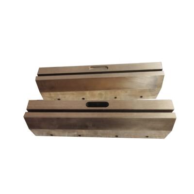 China L Type Horizontal Sealing Jaw With Euro Hole Cutting Customized for sale