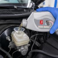 China Professional Synthetic Brake Fluid DOT3 for Stable Hydraulic Performance and Excellent Temperature Resistance for sale