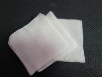 China 8ply 10cmx10cm Medical  Gauze Swabs Good Absorbent 100% Cotton Folded Edge for sale
