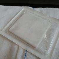 China Non Sterile 2x2 4Ply Medical Absorbent Gauze Lap Sponge 20 Thread for sale
