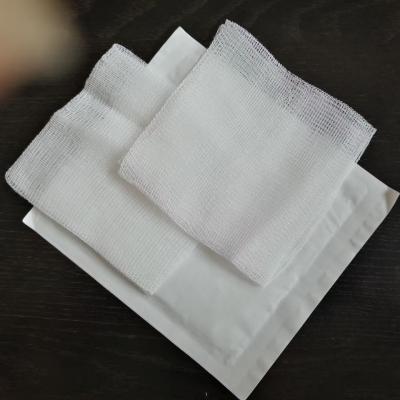 China 8ply Sterilized Gauze Swabs 10x10cm 19x15 40'S Customized Color And Logo for sale