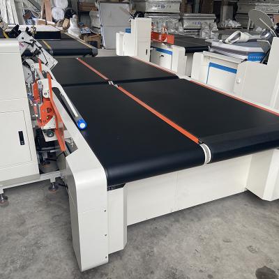 China ZLT-TE4A 15-20pcs/h Computerized Automatic Flipping 15-20pcs/h Tape Edge Machine 50-500mm Sewing Thickness For Mattress for sale