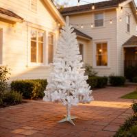 China Modern Outdoor Park Use Steel & PVC White Hot Sale Christmas Tree with Customized Designs for sale