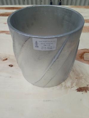 China API 10D Non Flexible Oil Hinged Bow Positive Casing Centralizer 20 Inch 680mm OD Straight Fins Polymer for sale