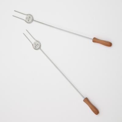 China 60cm BBQ Roasting Sticks Stainless Steel Telescoping Extendable Skewers for sale
