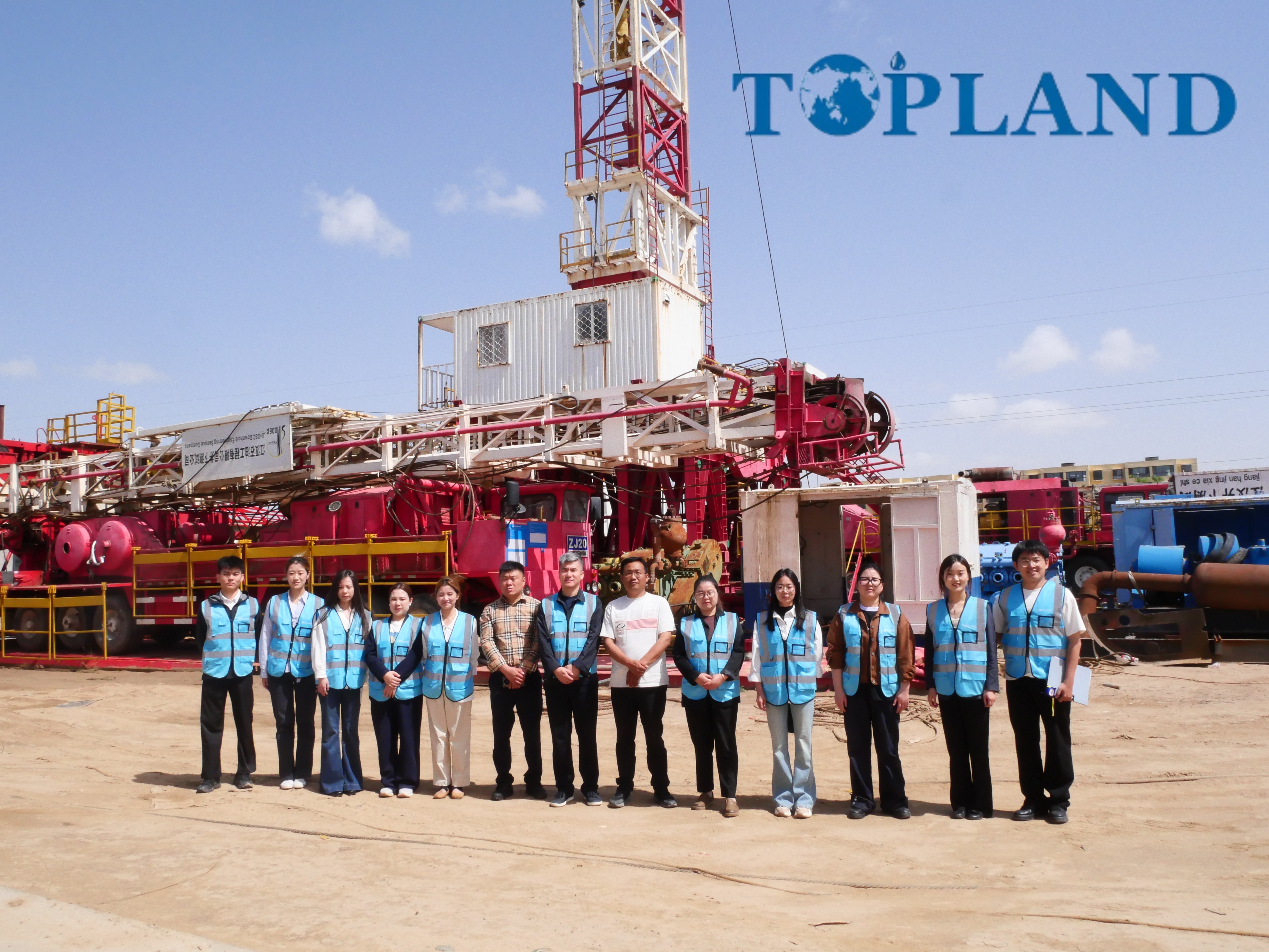 Hands-on learning at the factory rig inventory yard. Our Topland team recently gathered at our manufacturing base for on-site training and technical reviews of our land drilling rigs, workover units, and production equipment inventory. Inspecting the equipment firsthand helps strengthen our technical expertise and enables us to provide more accurate, reliable, and practical solutions to our global clients. Continuous hands-on learning is one of the key drivers behind our service quality and professional support. #OilAndGas #OnSiteTraining #DrillingEquipment
