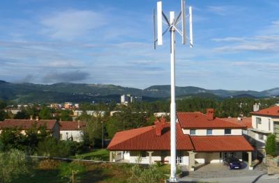China 1kW wind and solar hybrid system with vawts for farms for sale