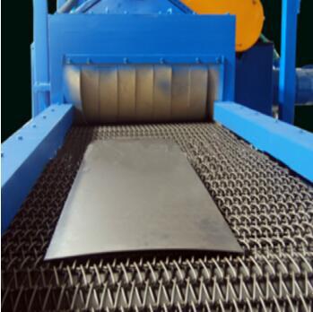 China Professional Wire Mesh Shot Blasting Machine For Light Castings And Forgings for sale