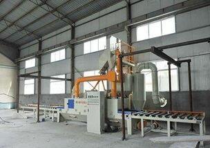 China Eco Friendly Roller Conveyor Shot Blasting Machine Anti - Fatigue For Steel Structure for sale