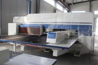 China 400 - 600 Hpm Frequency Sheet Metal Punch Press Machine Closed Type One Year Warranty for sale