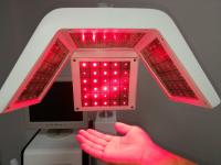 China Vertical PDT LED Light Therapy Machine 650nm Laser Hair Growth Comb for sale