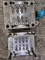 China Household Plastic Mould Maker Plastic Injection Mold Tooling For Travel Dispenser Bottle Caps for sale