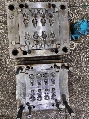 China Household Plastic Mould Maker Plastic Injection Mold Tooling For Travel Dispenser Bottle Caps for sale
