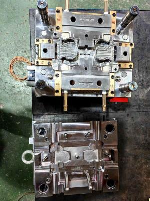 China Plastic Home Injection Mold 1000000 Shots Custom For Building Clip for sale