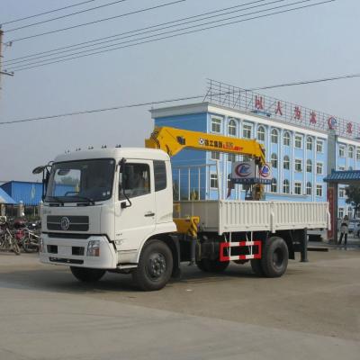China Dongfeng 4x2 8 Ton Knuckle Arm Crane Truck 180HP Euro 3 Diesel LHD for sale