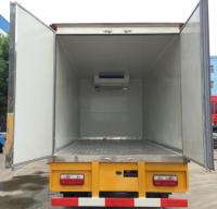 China Dongfeng 6 Ton Refrigerated Truck Freezer Cargo Van with 120HP Diesel Engine and Thermo King Unit for sale