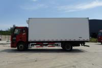 China FAW 10t-15t 7.5m Refrigerated Van Truck 220HP Diesel Freezer Transport for sale