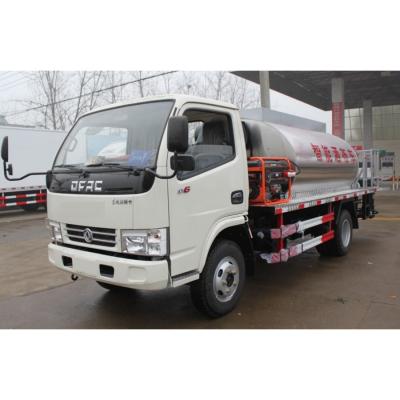 China Dongfeng 4ton Asphalt Distribution Truck 4000mm Spray Width Road Maintenance for sale
