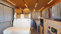 China Family Friendly Motorhome Camper Van 4 Seats 2.5T Diesel 12V Fridge Kid Safe Design for sale