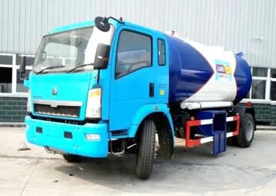 China 8000L 4x2 Fuel Tank Truck with Dispenser FORLAND Chassis 130HP Diesel Tanker for sale