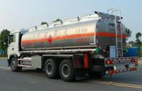China Sinotruk HOWO 20000L Carbon Steel Oil Tank Truck Fuel Delivery 6x4 336HP for sale