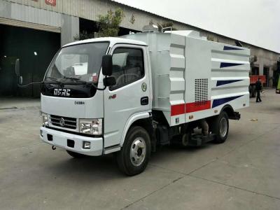 China Dongfeng 5cbm Dust Suction Garbage Sweeper Truck Vacuum Cleaning 4X2 Euro III for sale