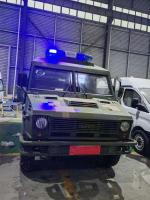 China IIVEC 4x2 Diesel Ambulance 5370mm ICU Rescue Vehicle with Negative Pressure System for sale