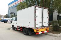 China Isuzu Double Row Freezer Truck 3-5 Ton Refrigerated Van 9.6 Cubic Meter for sale