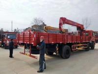China Dongfeng 6.3 Ton Truck Mounted Crane 10000kg Lifting Capacity 210HP Diesel Engine for sale