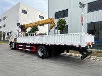 China Isuzu Giga Hino 700 4X2 Folding Arm Crane 8 Ton Truck Mounted with Telescopic Boom for sale