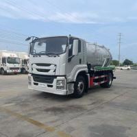 China Isuzu 4x2 Dry Sand Vacuum Truck 5.5m3 Sewage Tank Powder Material Tanker for sale