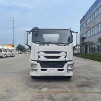 China Isuzu 4x2 Dry Sand Vacuum Truck 5.5m3 Sewage Tank Powder Material Tanker for sale