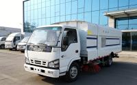 China ISUZU 4x2 Road Sweeper Truck 4cbm Water 5cbm Dust Vacuum Mobile Cleaning Tanker Vehicle for sale