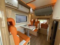 China Sinotruk HOWO Two Floor RV Camper Motorhome Caravan with Living Quarters 10-32 Person Capacity for sale