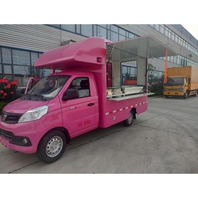 China Customized Mobile Food Truck Burger Trailer 5995x2230x3300mm 200 People Capacity for sale