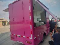 China Customized Mobile Food Truck Burger Trailer 5995x2230x3300mm 200 People Capacity for sale